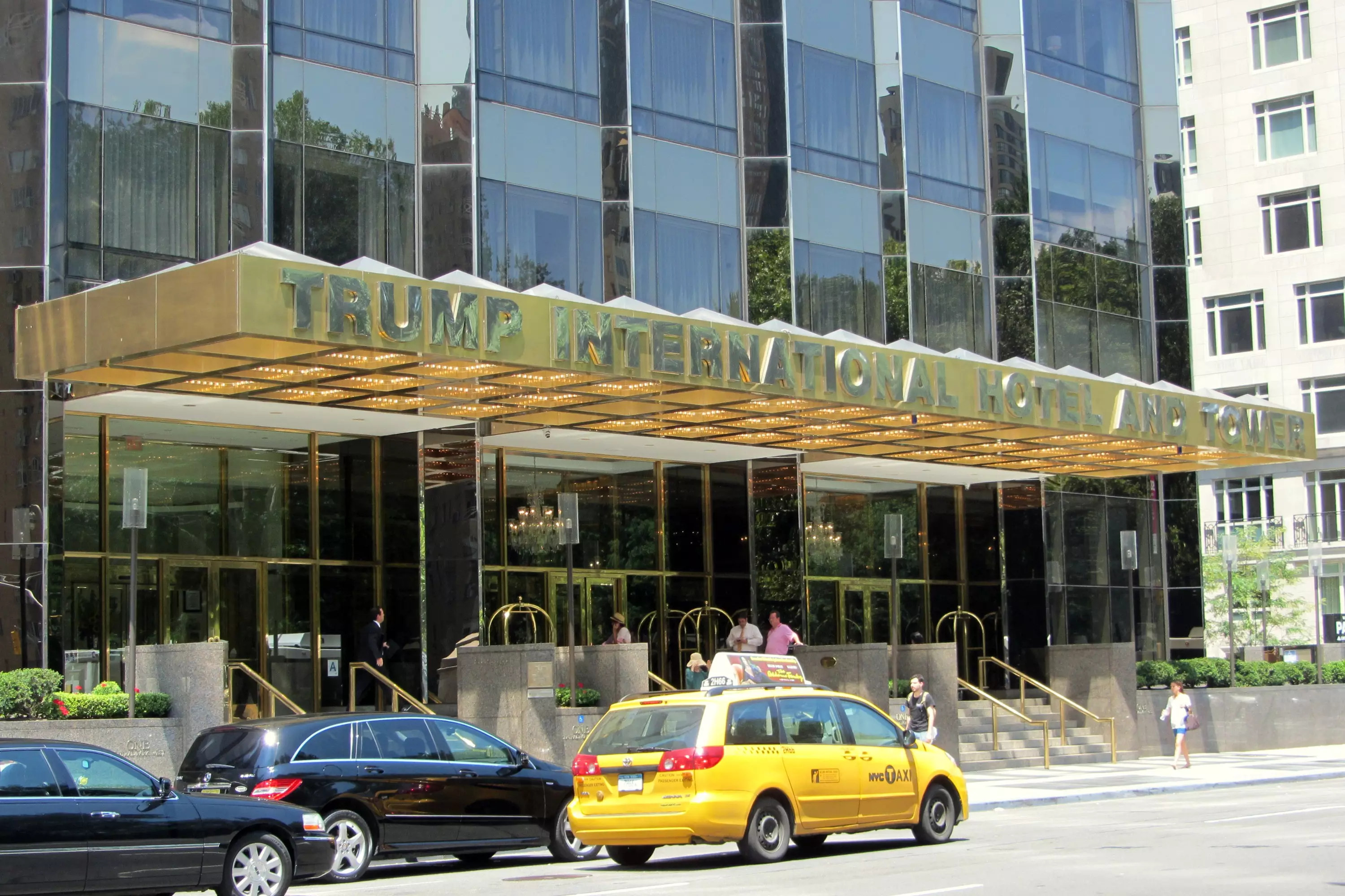 Òganizasyon Trump an konsidere rebranding Trump International Hotel ak Tower 8717_1