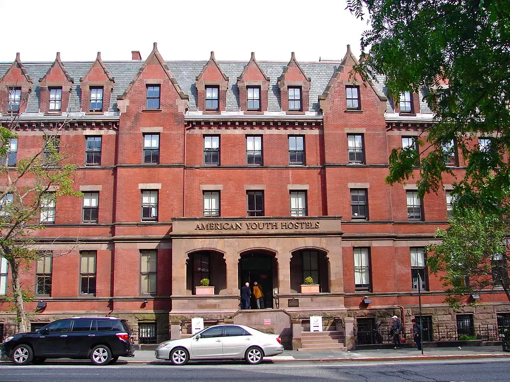 891 Amsterdam Avenue, Upper West SideAmerican Youth Hostel, fale talimalo,