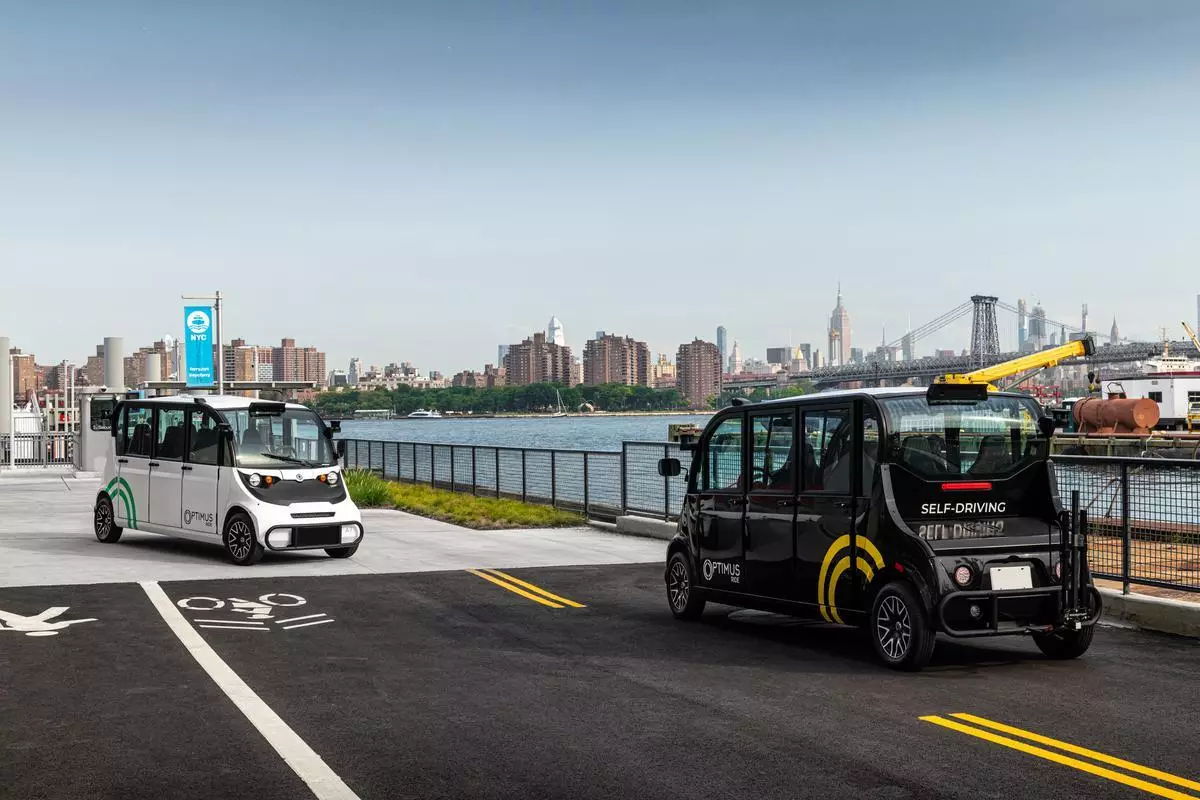 New York ၏ ပထမဆုံး မောင်းသူမဲ့ကားများ ဘရွတ်ကလင်း ရေတပ်ခြံတွင် လွှင့်တင်ခဲ့သည်။ 8894_1