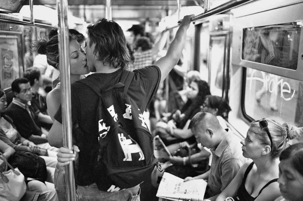 Városi romantika: Matt Weber fotós több évtizedes szerelmet örökít meg a metrón