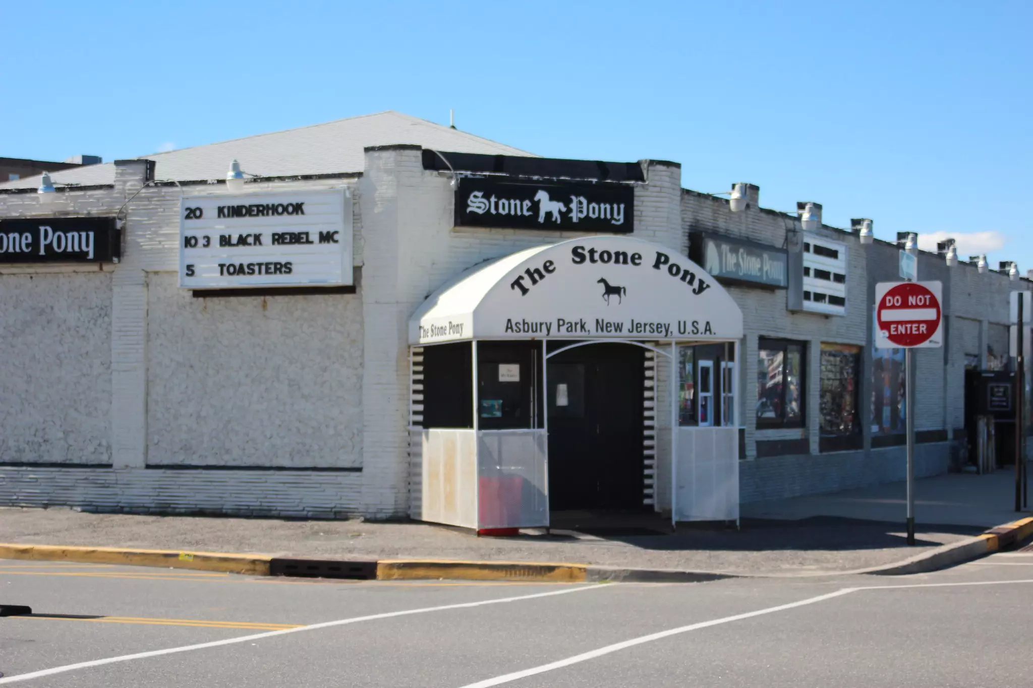 Ŝtona Poneo, Asbury Park