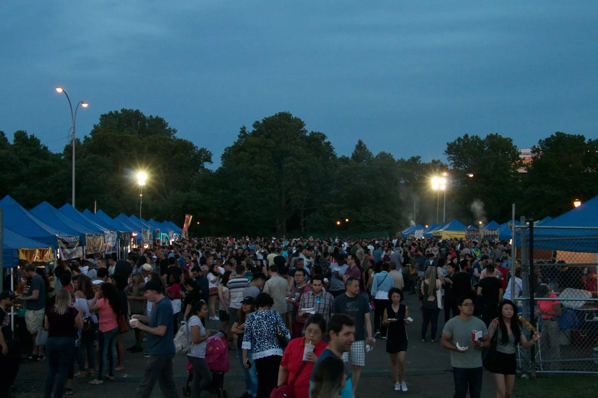 Το Queens Night Market φέρνει την παγκόσμια κουζίνα του στο Rockefeller Center 9033_1