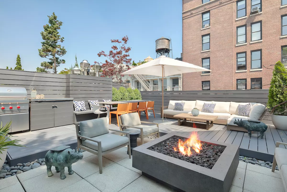 $ 6.8M Soho penthouse ni oasisi igezweho yikirahure hamwe nigisenge cyumuriro 9036_1