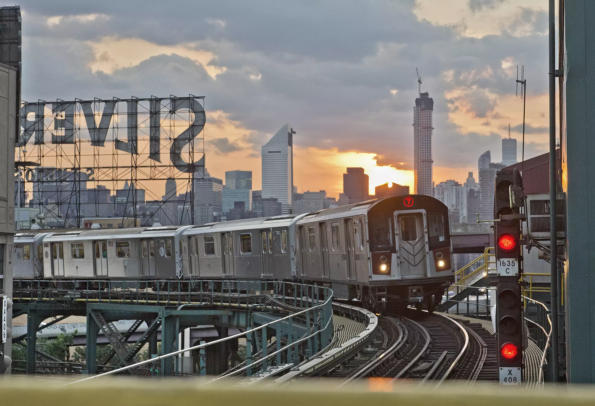 नवीन सल्लागार फर्मचा अहवाल सुचवतो की MTA ने 40 गटांना सहा विभागांमध्ये विलीन करून खर्चात कपात केली आहे 9134_1