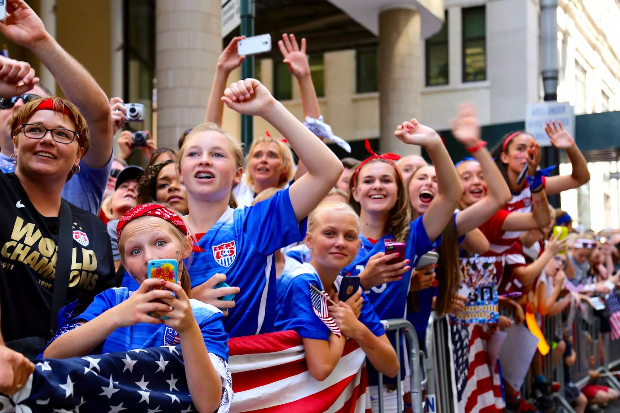 Все, что вам нужно знать о параде бегущей строки в Нью-Йорке для женской национальной сборной США по футболу 9215_1