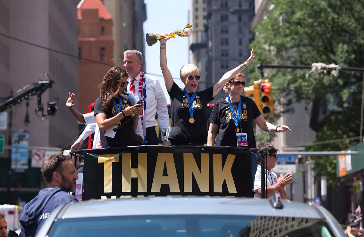 Alles wat u moet weten over de tickertape-parade van NYC voor het U.S. Women's National Soccer Team 9215_2