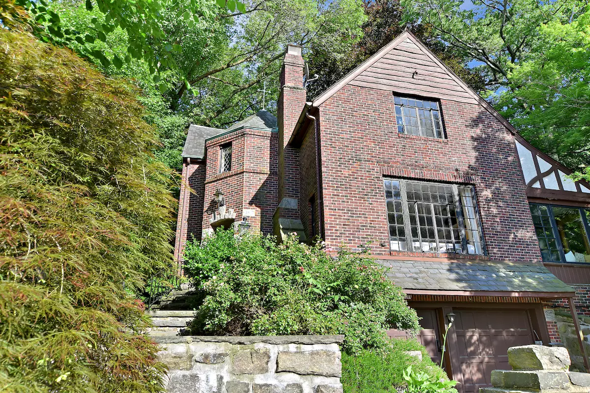 3033 Scenic Place, spuyten duyvil, bronx, cool listing, tudors