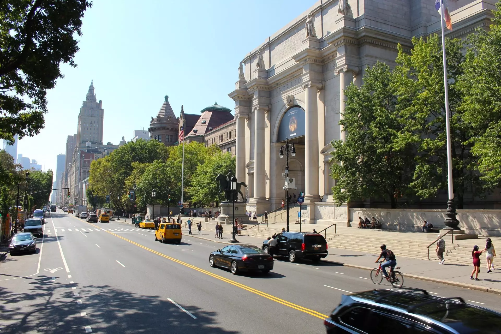 O carril bici protexido chega a Central Park West despois da aprobación da xunta comunitaria 9242_1