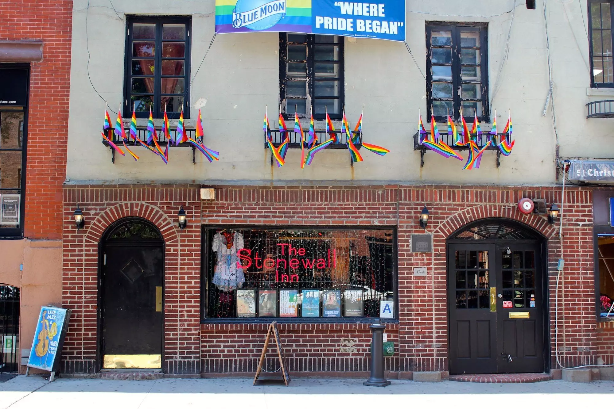 Indlela ende eya kwindawo ephawulekayo: I-Stonewall Inn ye-NYC yaba luphawu lwamalungelo oluntu 9310_1