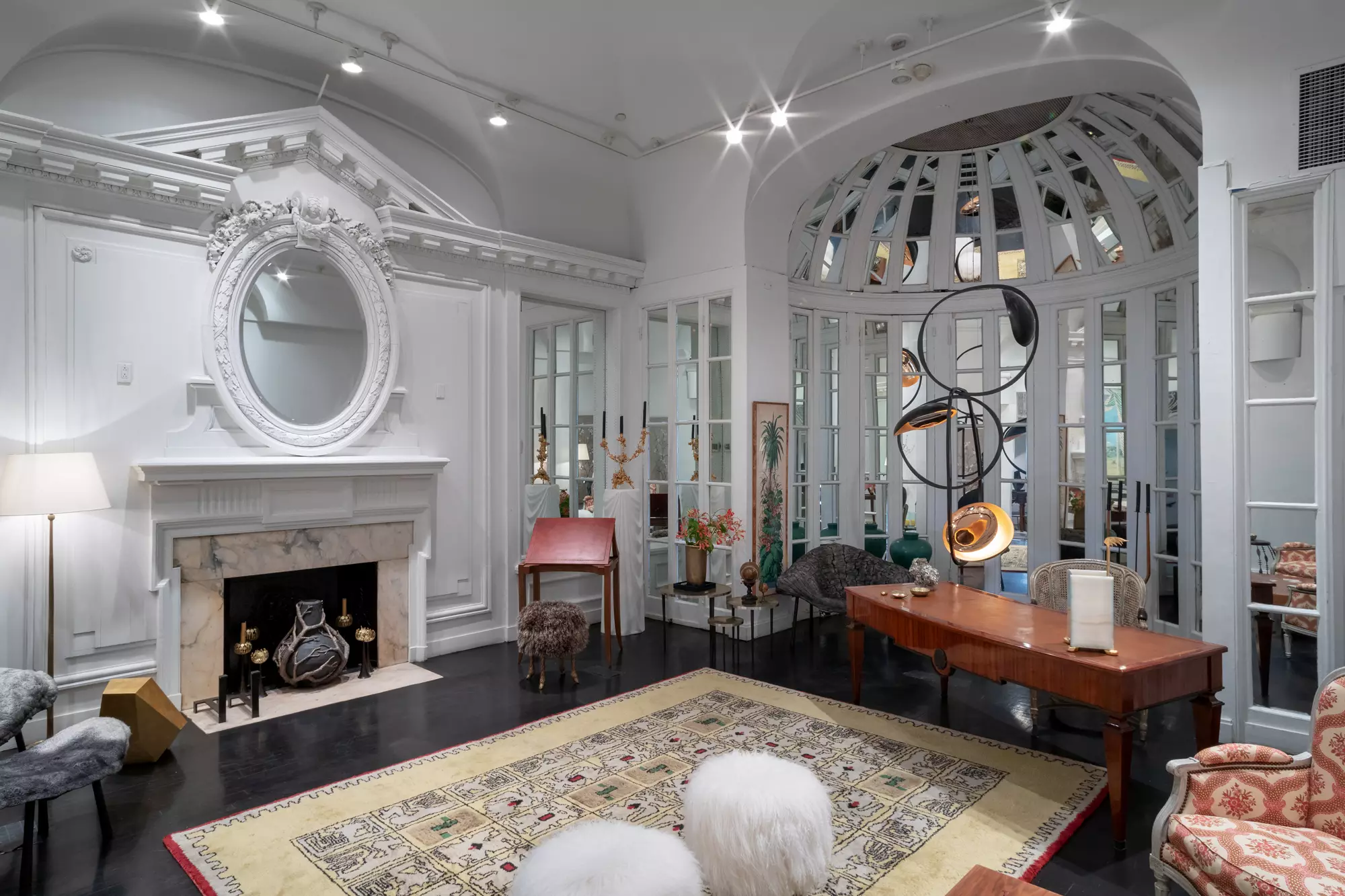 Dentro do Elizabeth Collective, a antiga mansión de Elizabeth Taylor en Midtown converteuse en colectivo artístico 9393_1