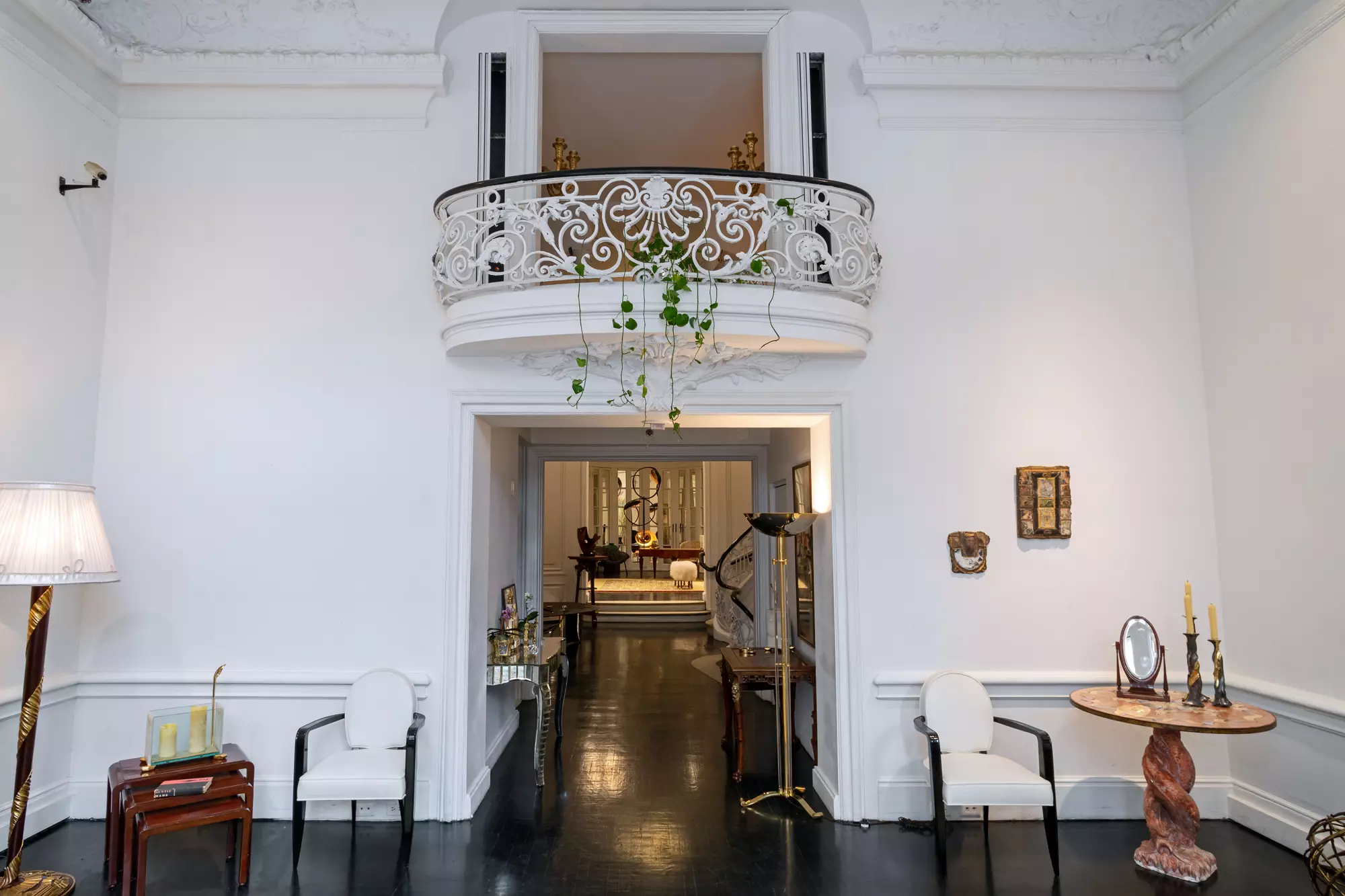 在伊丽莎白集体内部，伊丽莎白泰勒的前市中心豪宅变成了艺术集体 9393_8