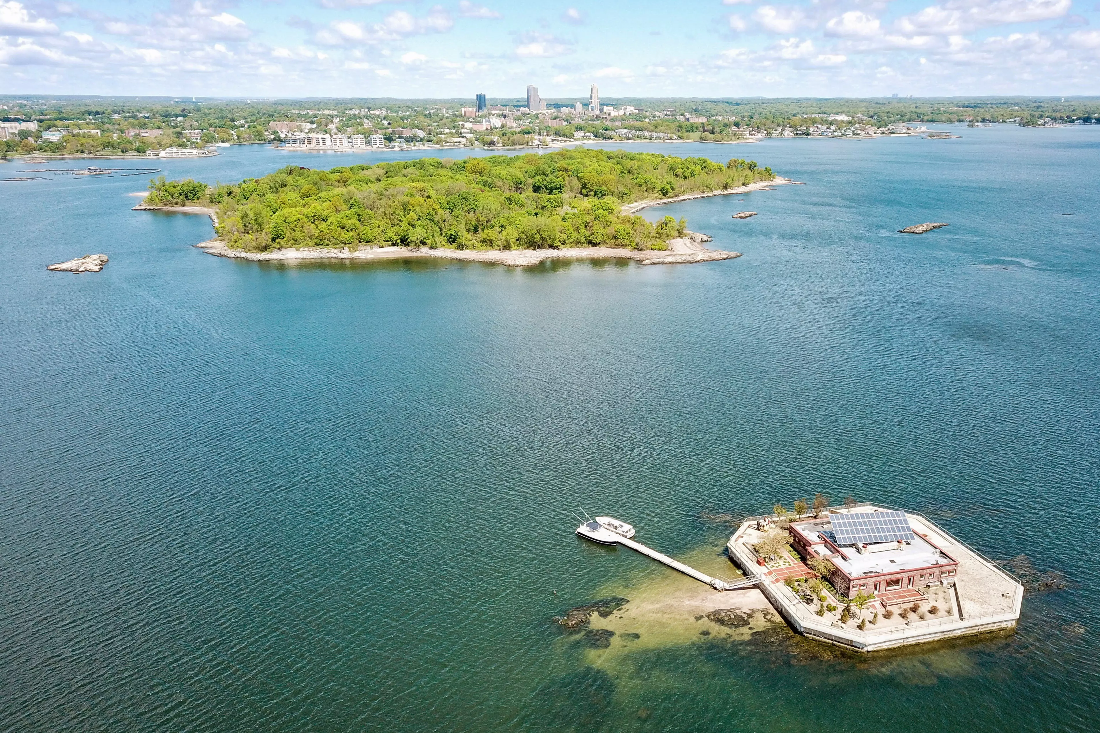 Columbia Island, New Rochelle, menő listák, privát szigetek, önfenntartó, hálózaton kívüli