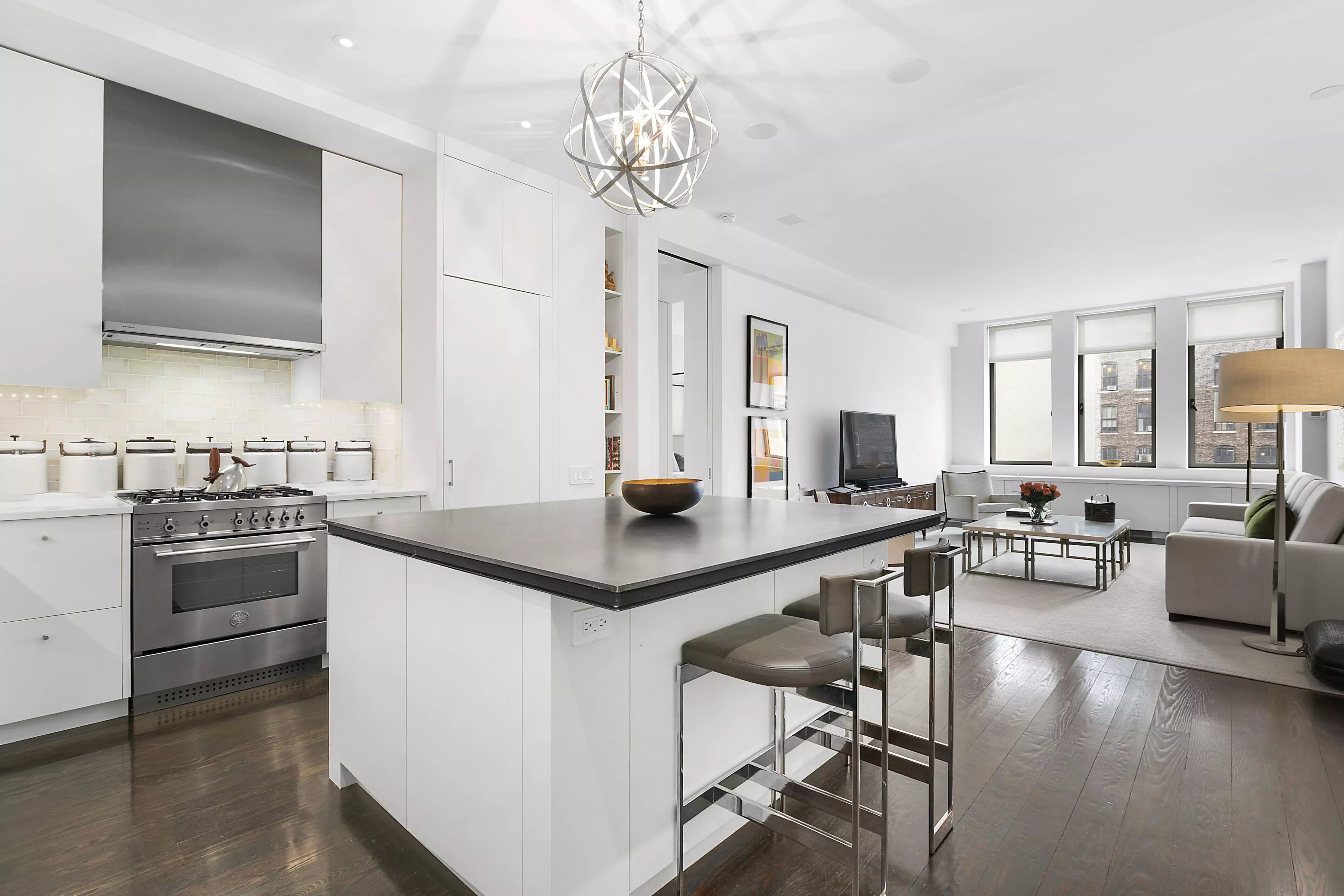 Mae condo Chelsea a oedd unwaith yn eiddo i aelod NSYNC Lance Bass yn gofyn $2.5M 9498_2