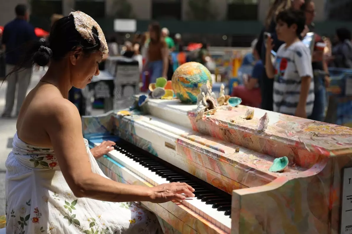 50 pianos públicos coloridos aparecem em Nova York 9558_2