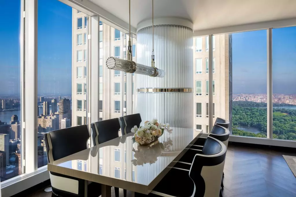 دنیا کی بلند ترین رہائشی عمارت کی 66 ویں منزل پر، 22 ملین ڈالر میں احتیاط سے تیار کیا گیا کونڈو