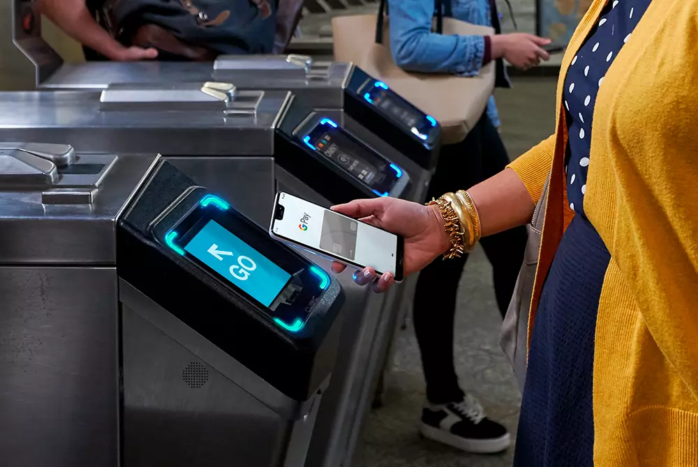 Sistemi i ri i MTA-së tap-to-pay fillon të zëvendësojë MetroCards sot 9631_1