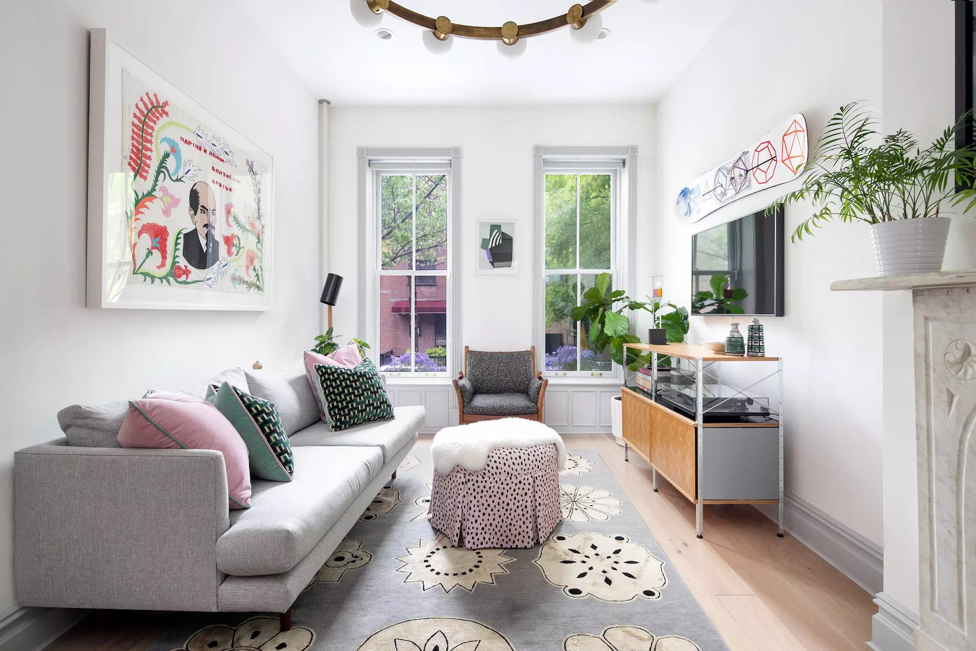 Unha parella de deseñadores transformou esta casa de Gowanus de 3,2 millóns de dólares nunha práctica casa de dúas familias 9786_1