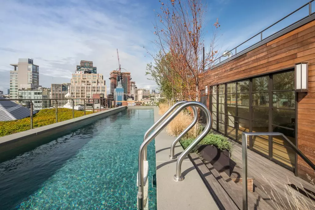 Havi 75 000 dollárért a tiéd lehet a Soho loft egy 40 méteres tetőtéri medencével