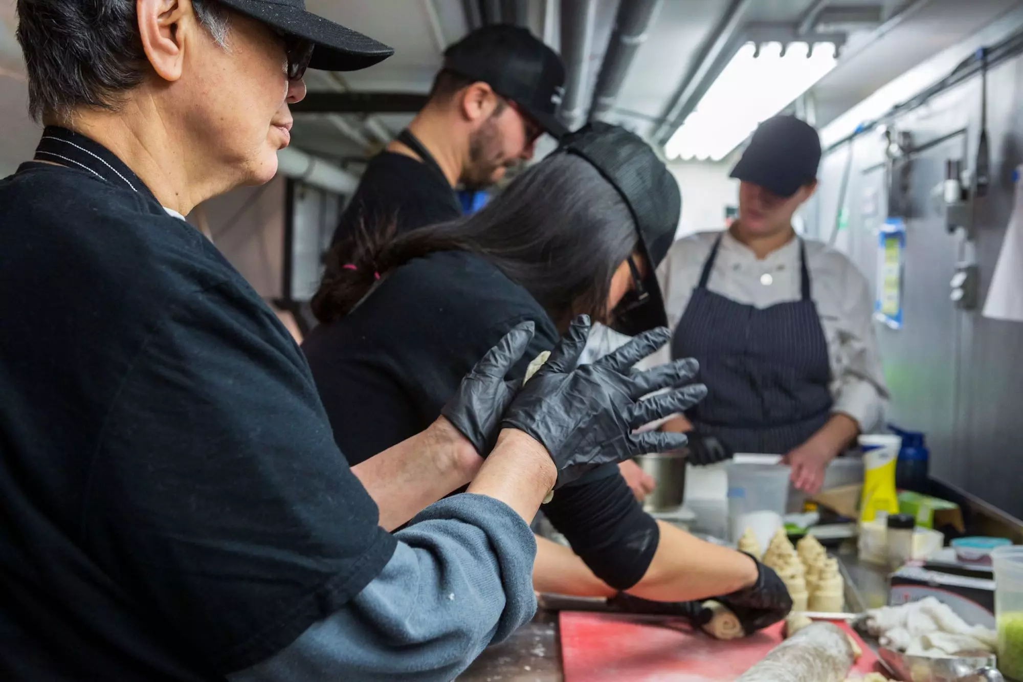 Dónde trabajo: cómo Kerry Brodie ayuda a empoderar a los refugiados a través de la comida en Emma's Torch en Brooklyn 9964_19