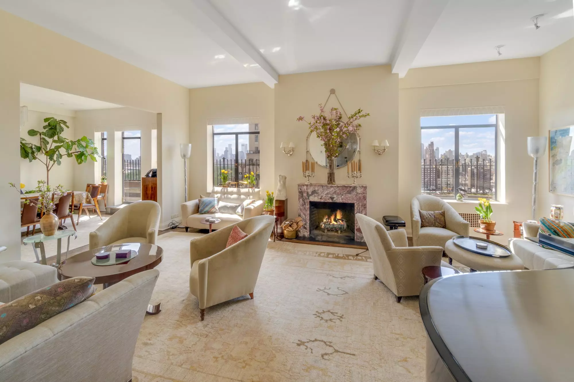 Barbra Streisand's Central Park West penthouse na maua le maketi mo le $11.25M 9998_1